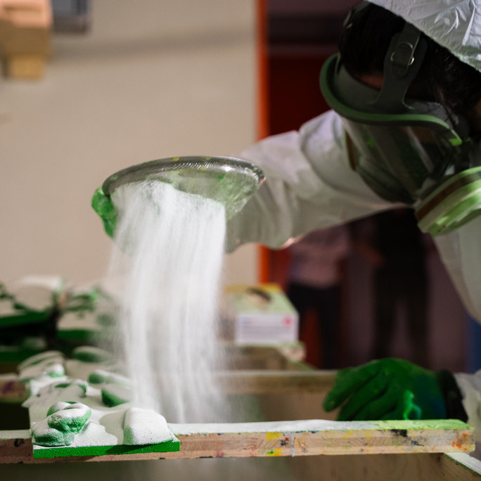 Chaque année nous rénovons 50 tonnes de prises d'escalade